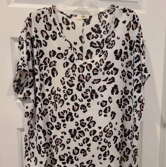 entro | Tops | Entro Snow Leopard Print Top | Poshmark
